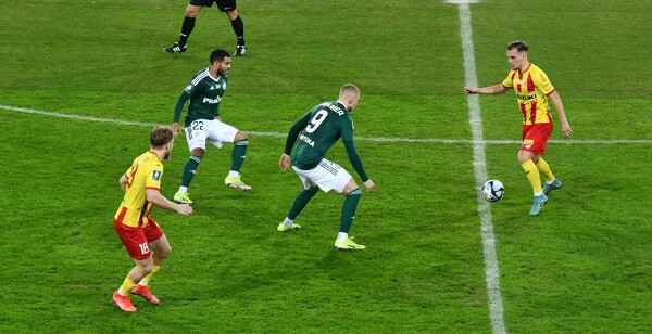 Korona Kielce - Legia Warszawa ONLINE. "Wojskowi" walczą o powrót na ...